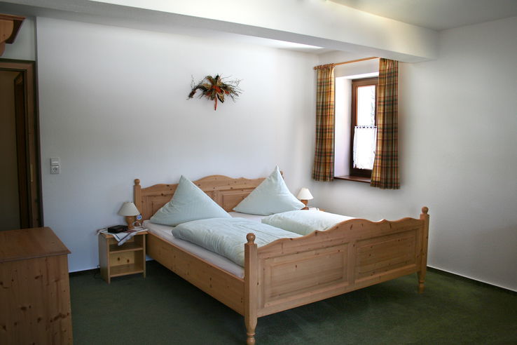 Romantische Ostertage mit Candle-Light Dinner, Sekt fast über den ...